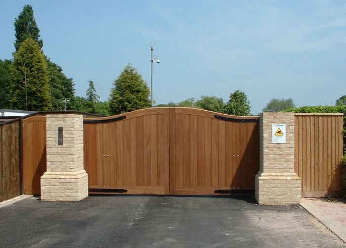 Gates - Shade and Secure